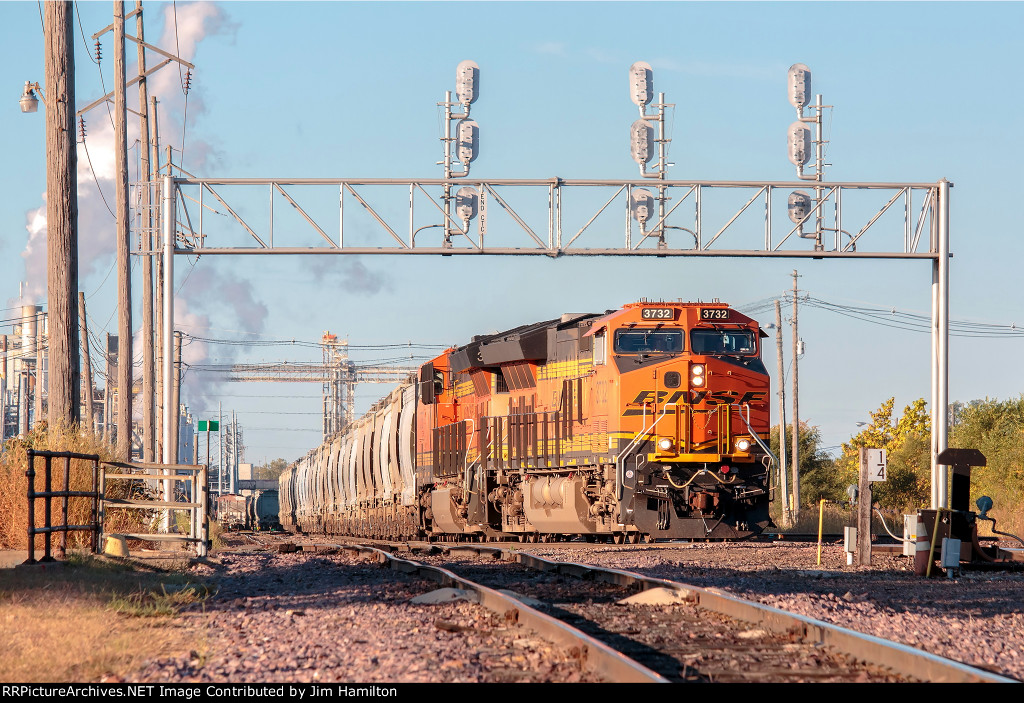 BNSF 3732 North